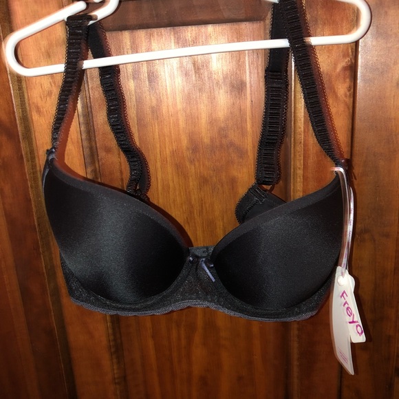 Freya | Intimates & Sleepwear | Freya Moulded Plunge Bra 28ddd | Poshmark